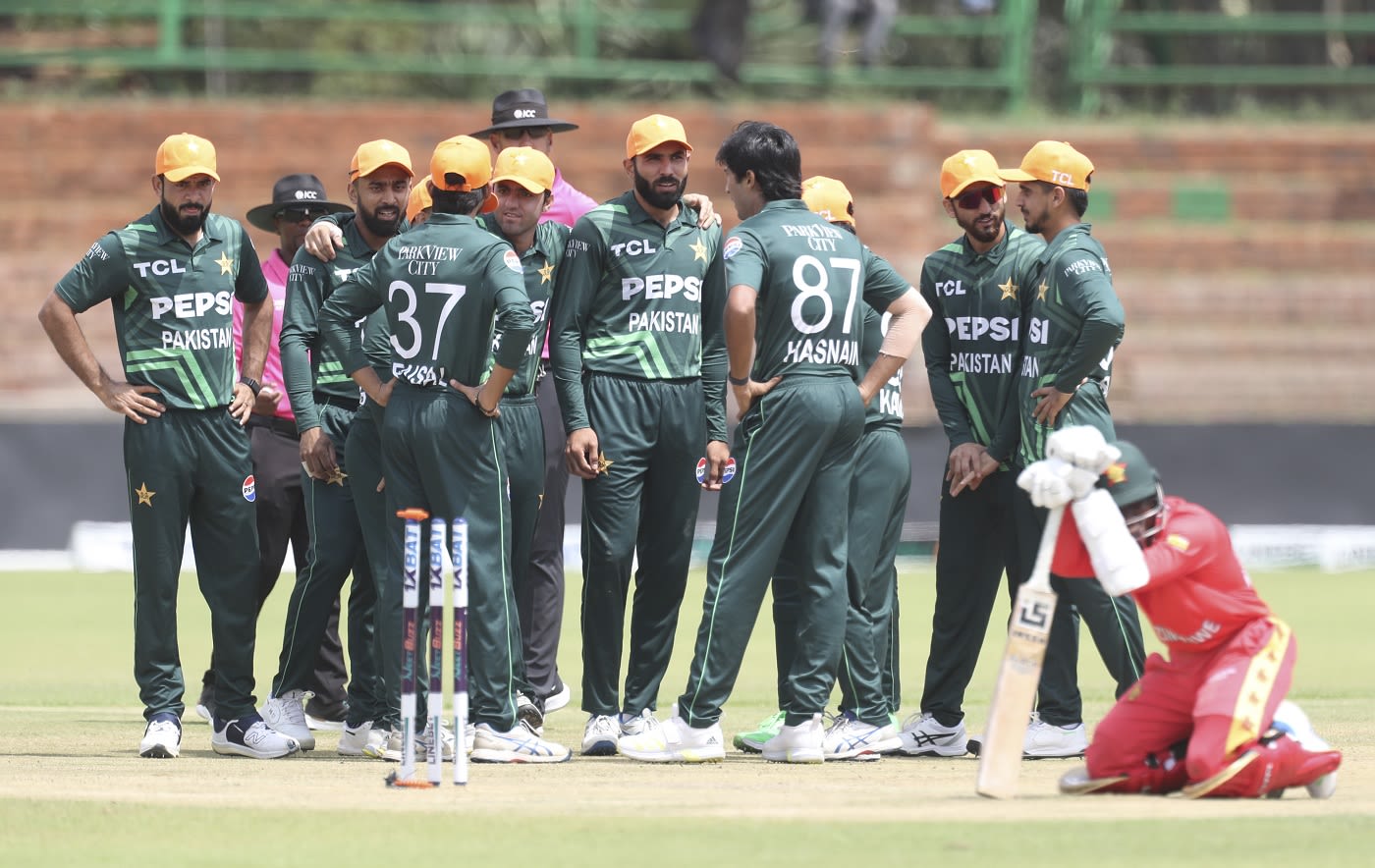 Pakistan players celebrate Joylord Gumbie's run-out | ESPNcricinfo.com