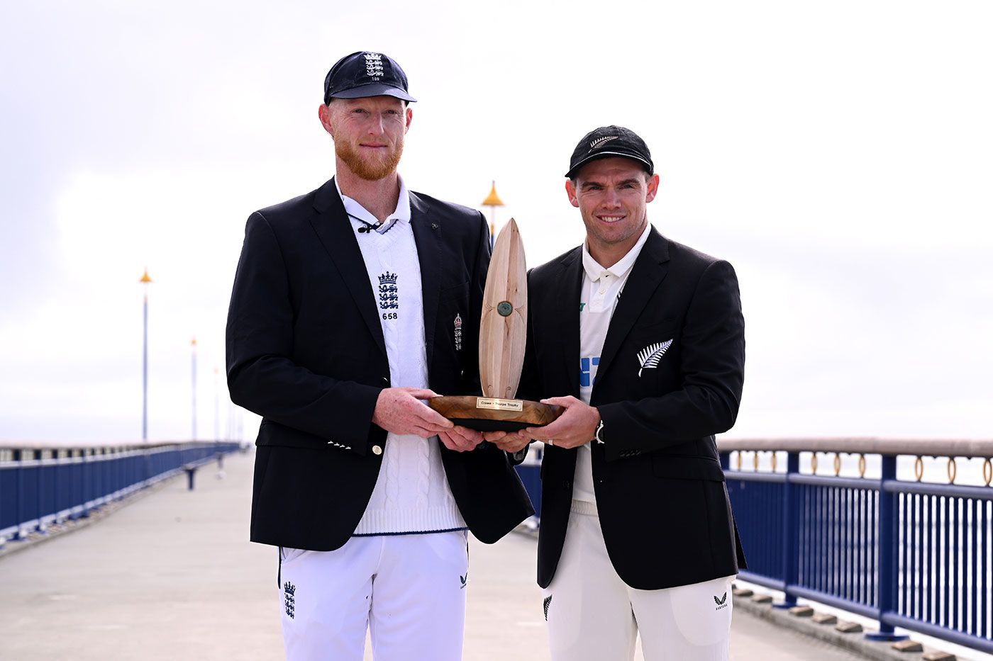 Ben Stokes and Tom Latham with the Crowe-Thorpe Trophy | ESPNcricinfo.com