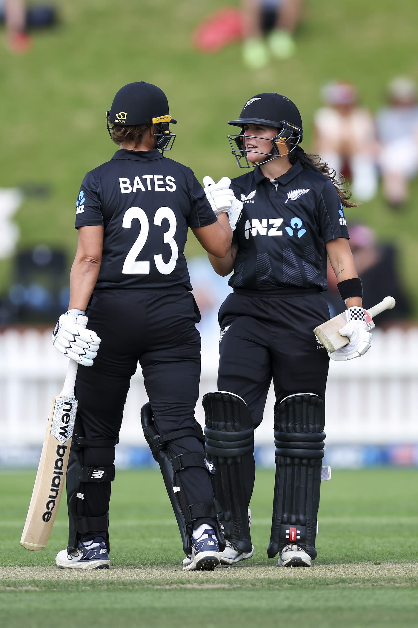 Suzie Bates and Amelia Kerr gave the chase a steady start ...
