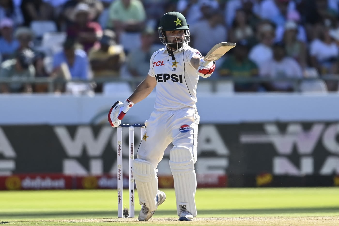 Kamran Ghulam or Steven Smith, it's "No run" anyway | ESPNcricinfo.com