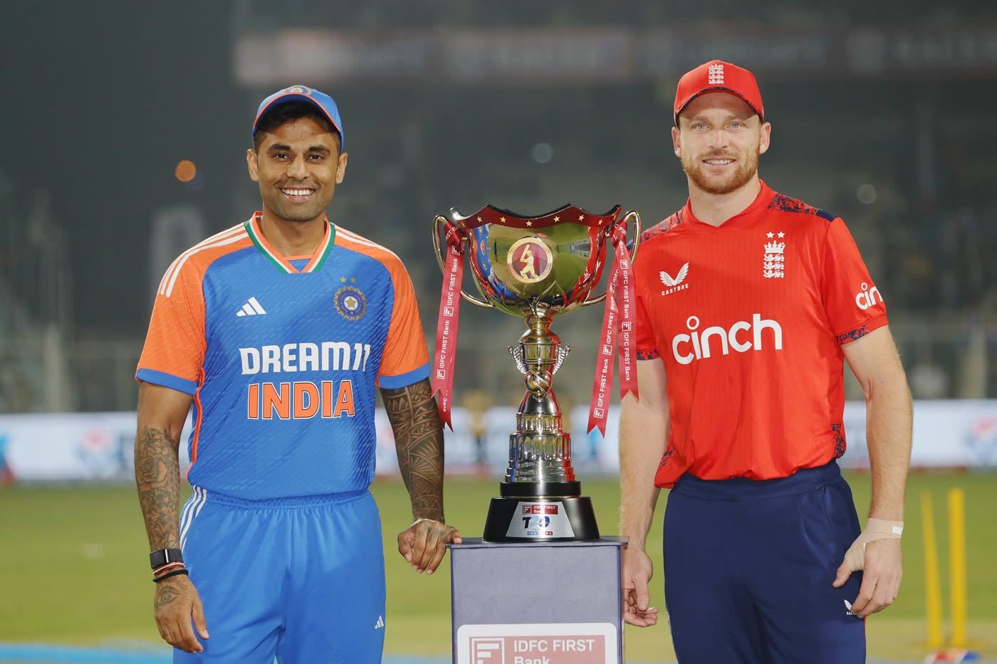 Suryakumar Yadav and Jos Buttler pose with the T20I series trophy | ESPNcricinfo.com