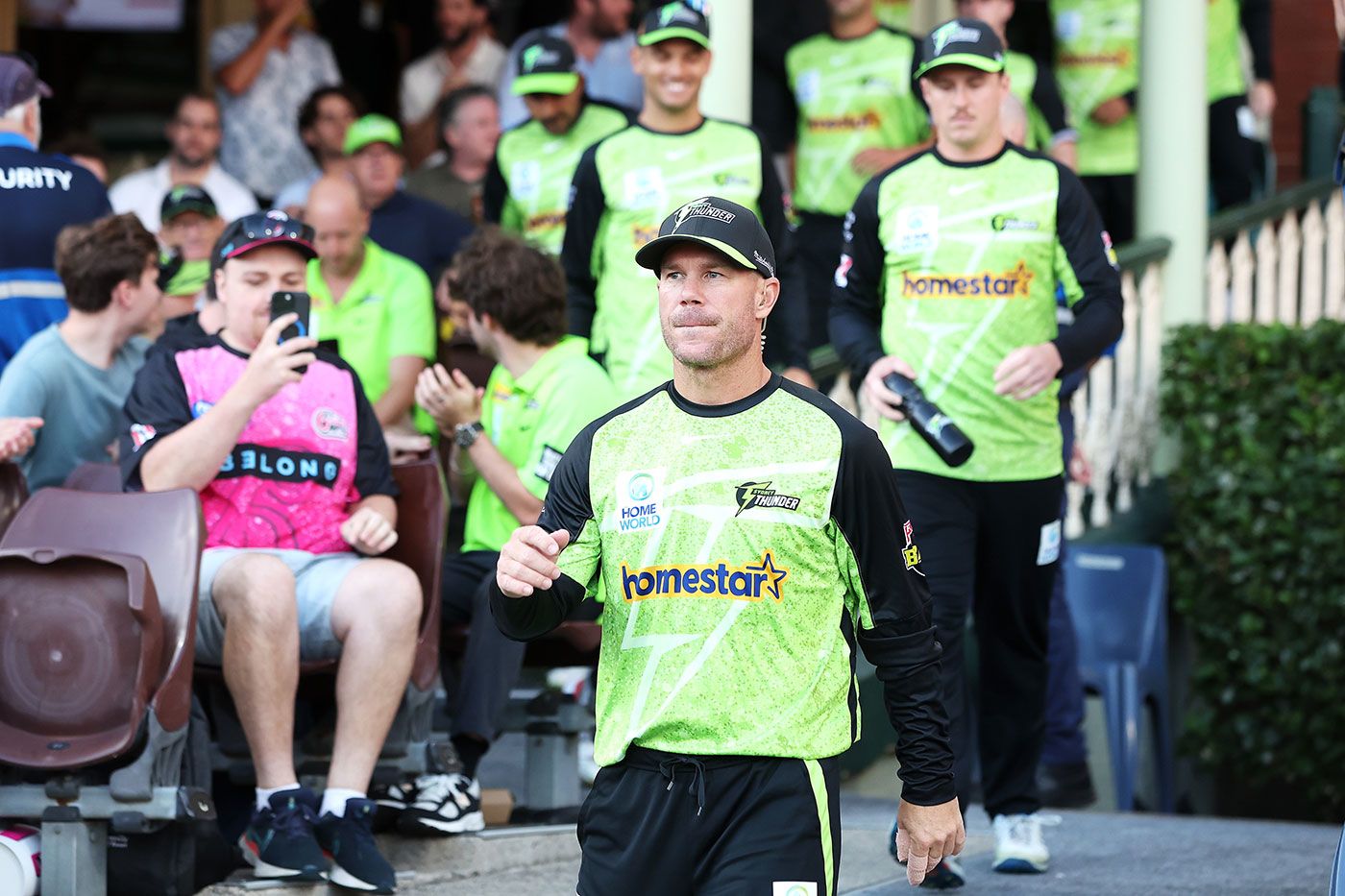 David Warner leads Sydney Thunder onto the field | ESPNcricinfo.com