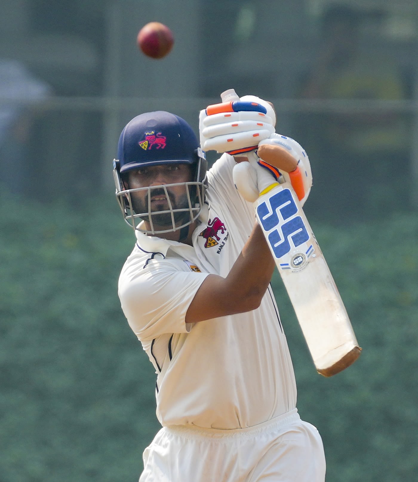 Ajinkya Rahane presents the full face of the bat | ESPNcricinfo.com