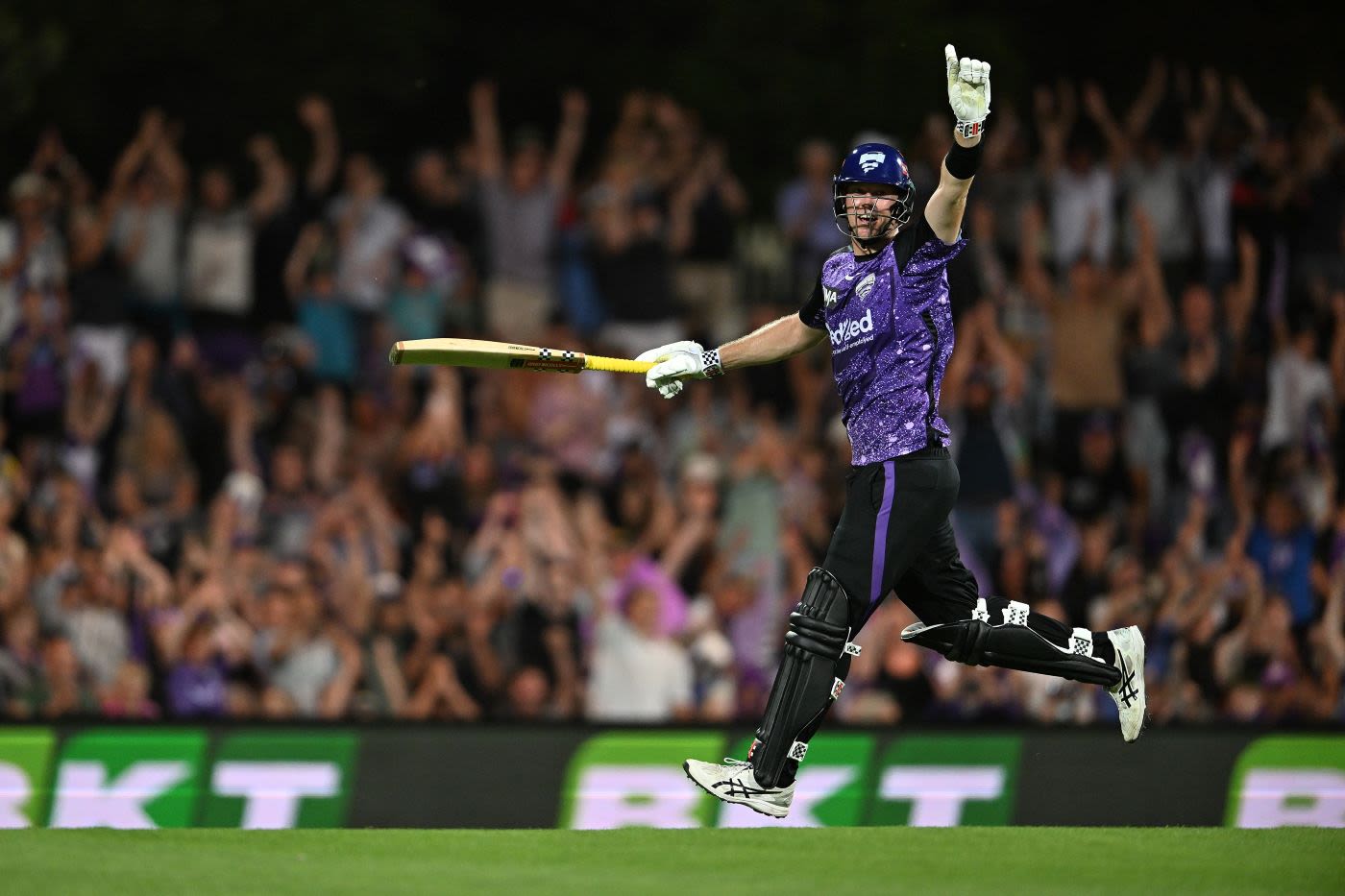 Mitchell Owen made the equal fastest century in BBL history off 39 ...