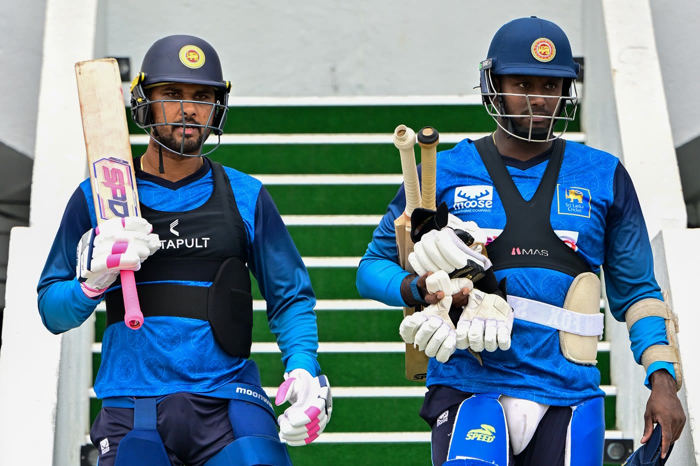 Dhananjaya de Silva and Angelo Mathews walk out to bat | ESPNcricinfo.com