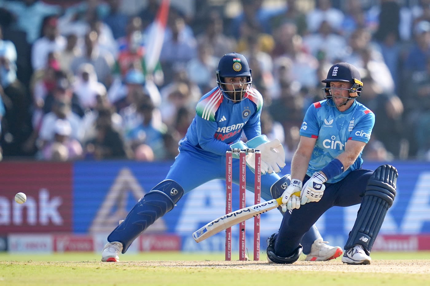 KL Rahul looks on as Joe Root tries a reverse sweep | ESPNcricinfo.com