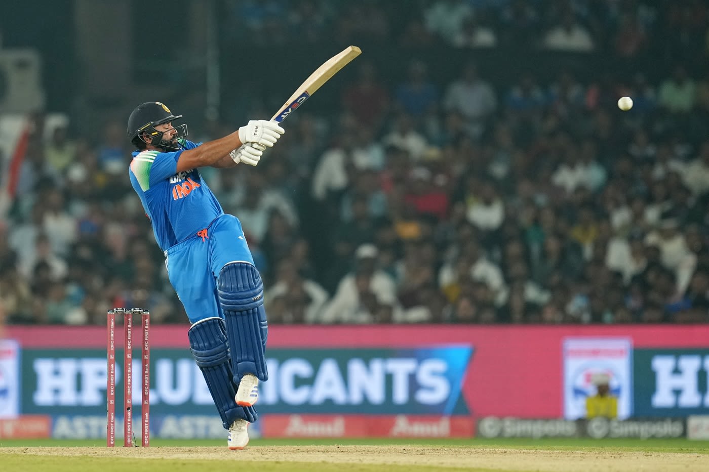 The pull shot with eyes closed - just Rohit Sharma things | ESPNcricinfo.com