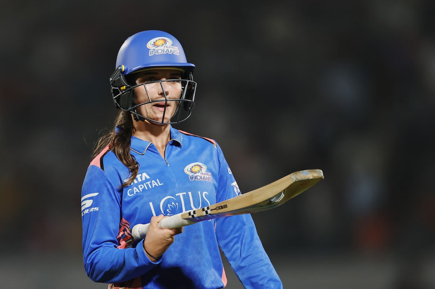 Amelia Kerr reflects on her dismissal while walking back | ESPNcricinfo.com