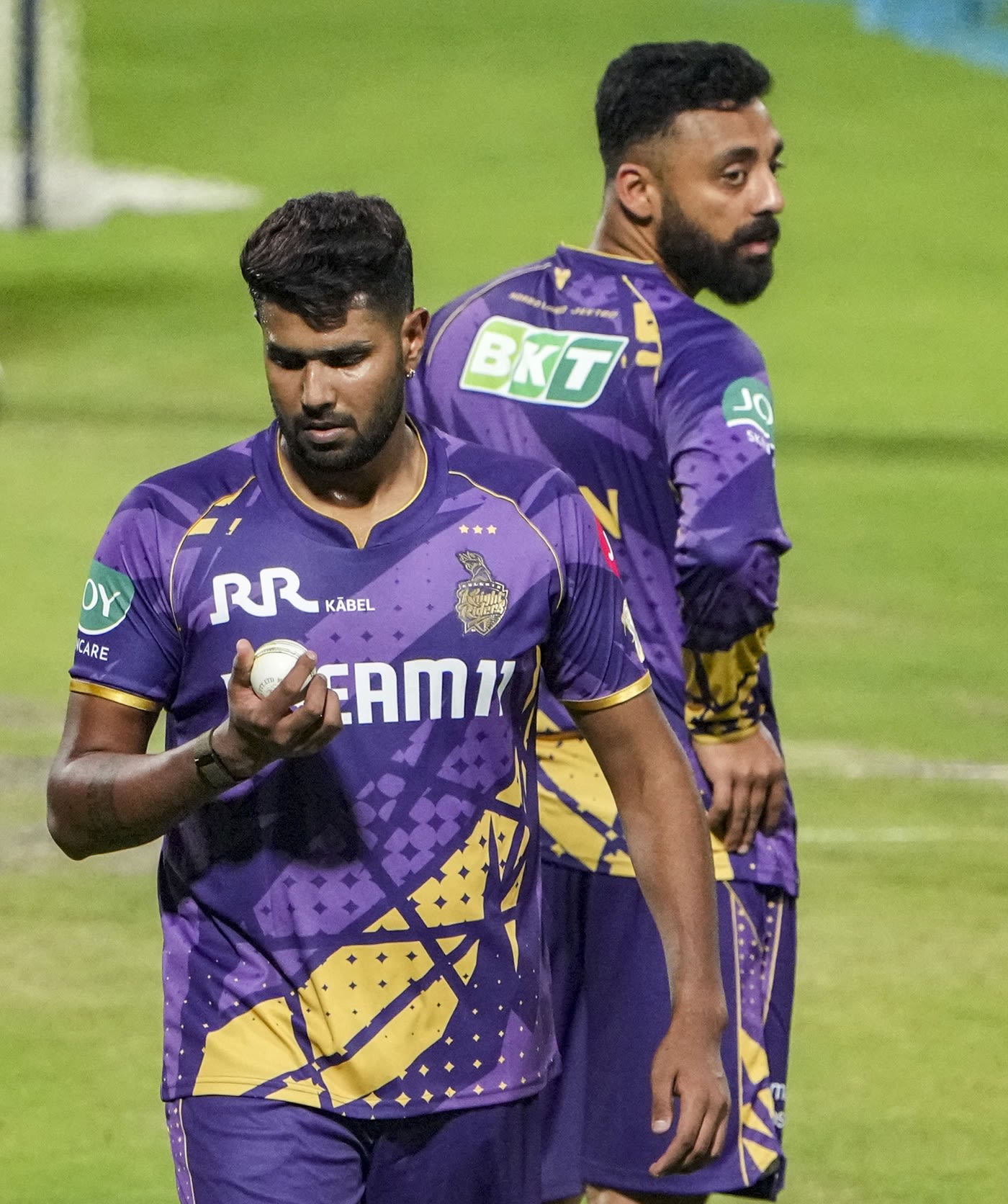 Harshit Rana and Varun Chakravarthy train ahead of IPL 2025 | ESPNcricinfo.com