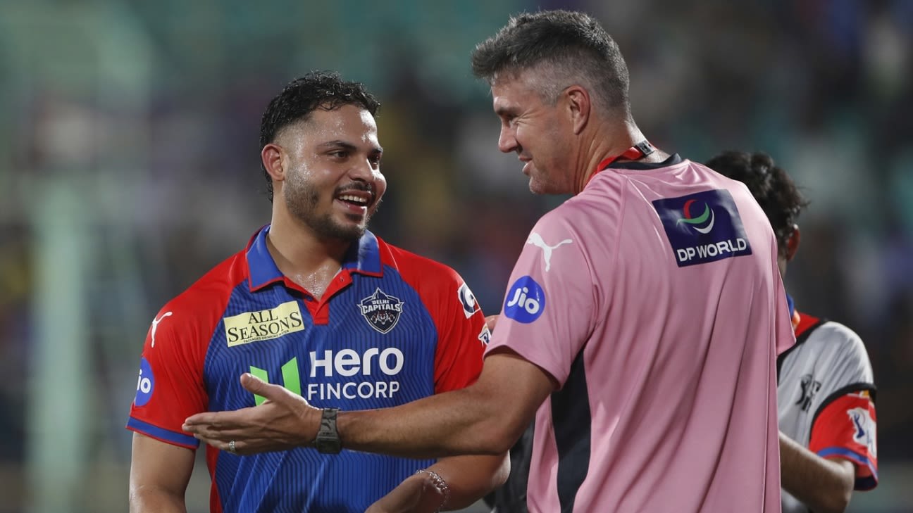 Ball by Ball Commentary & Live Score - DC vs LSG, 4th Match