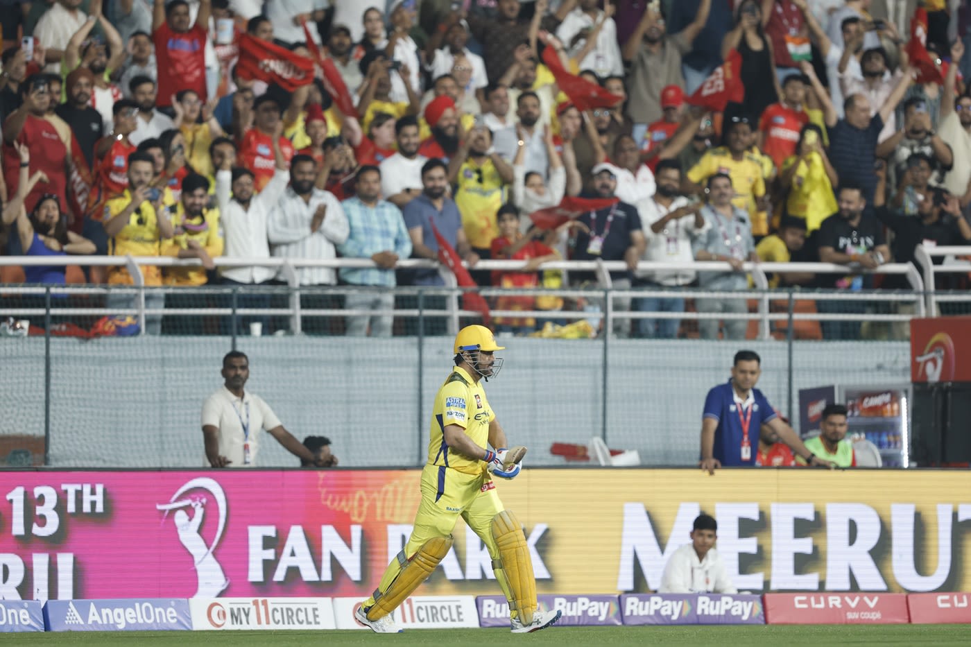 MS Dhoni walked in at No.5 | ESPNcricinfo.com