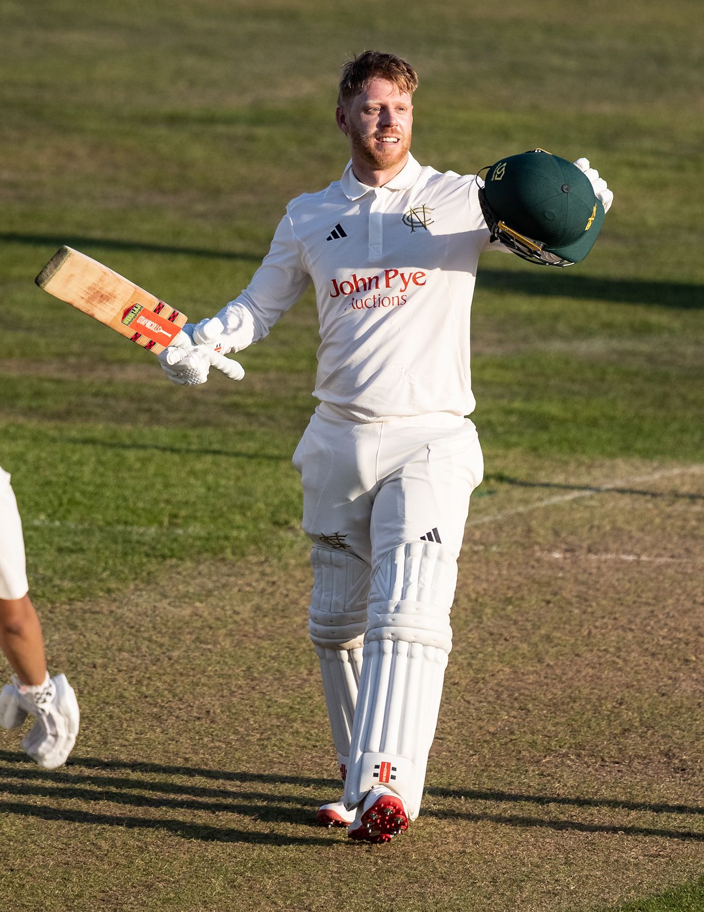 Kyle Verreynne acknowledges the applause on reaching his century ...