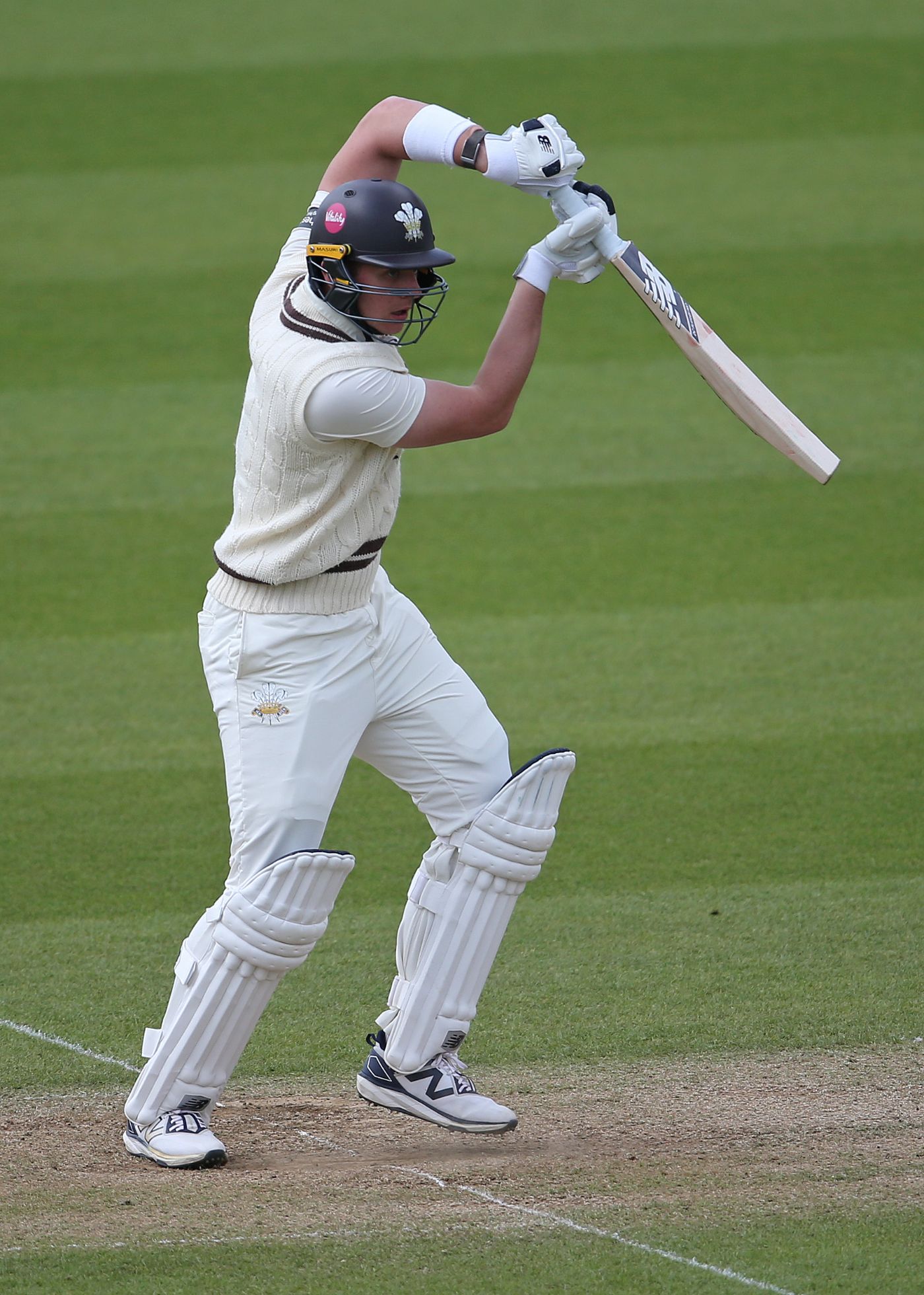 Jamie Smith drives through the covers as Surrey extend their lead ...