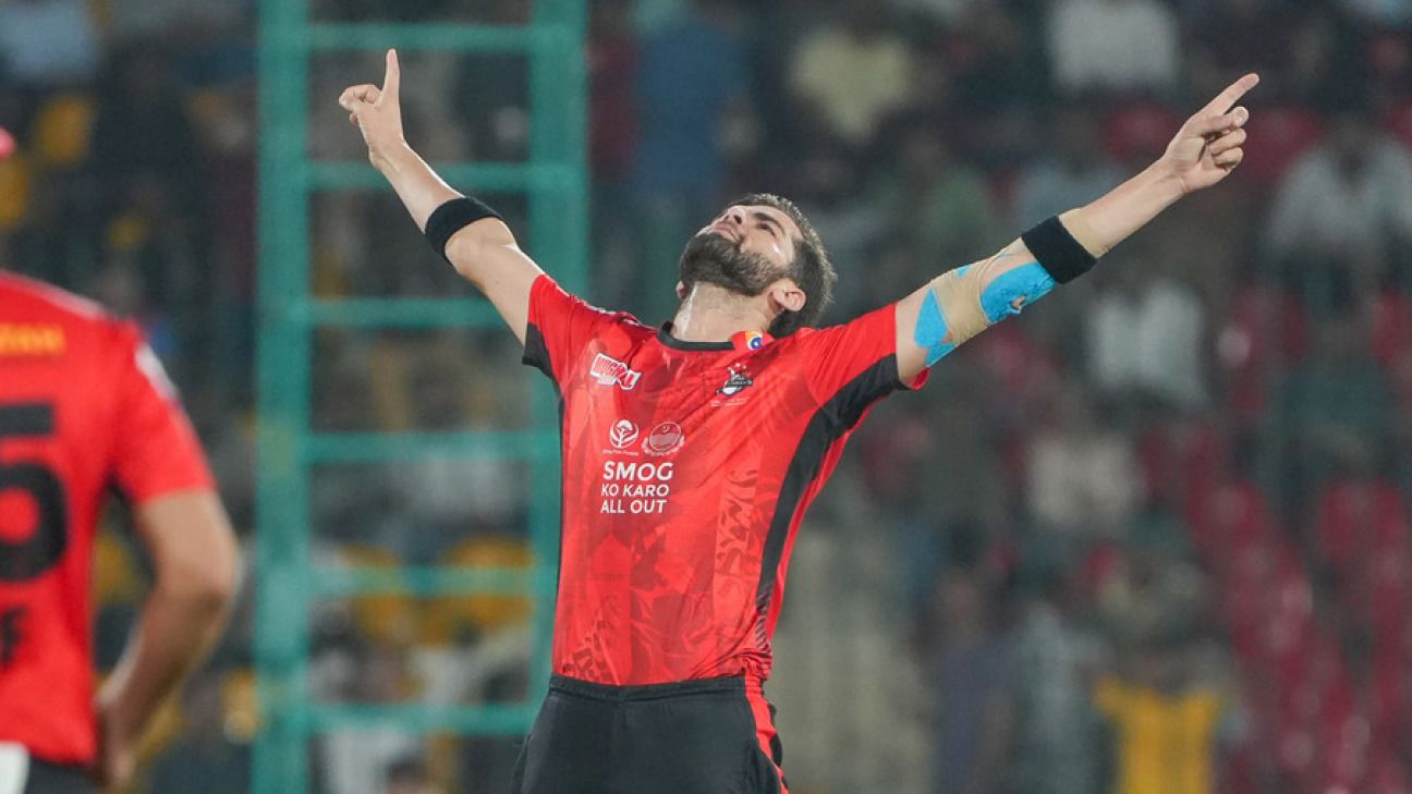 Ball by Ball Commentary & Live Score - KK vs LQ, 6th Match