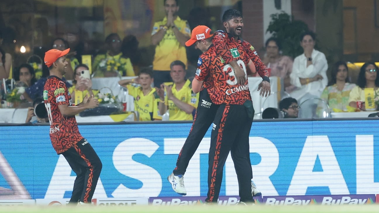 IPL 2025 - CSK vs SRH - Superman Kamindu Mendis' brilliant catch saves ...
