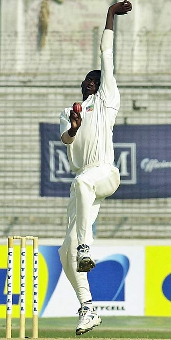 Chris Mpofu about to let rip | ESPNcricinfo.com