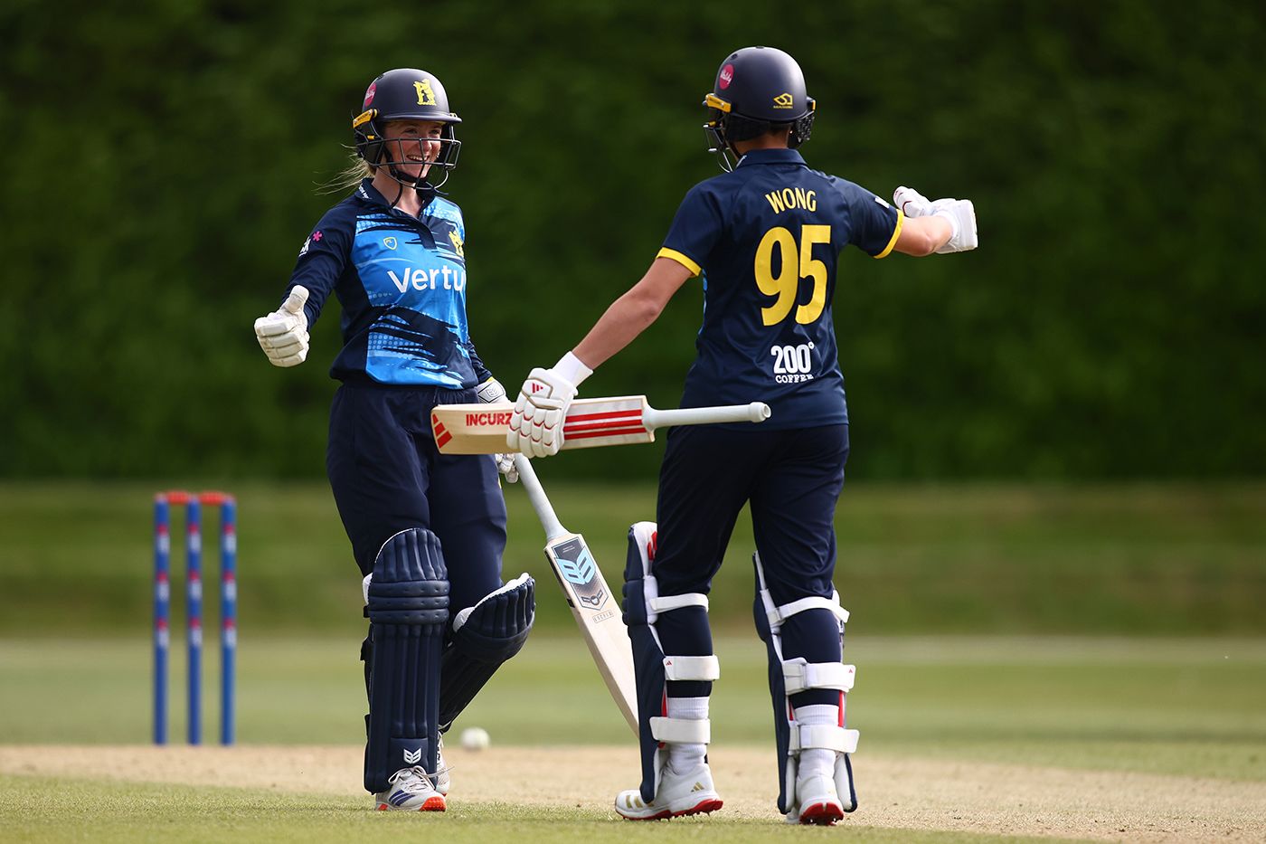 Beth Ellis' unbeaten 63 saw Warwickshire over the line | ESPNcricinfo.com