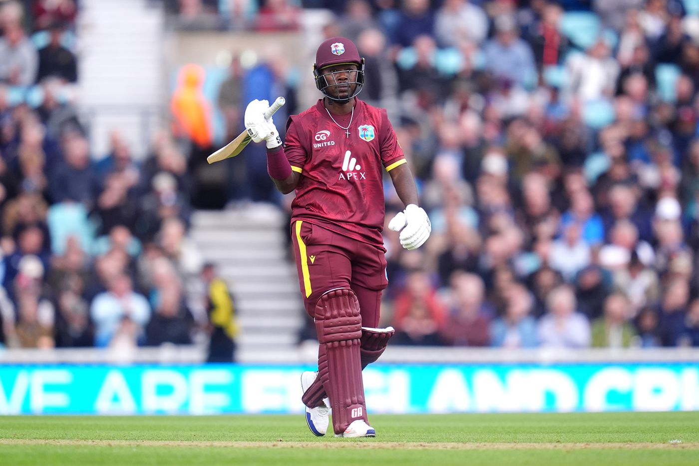 Sherfane Rutherford acknowledges his fifty | ESPNcricinfo.com