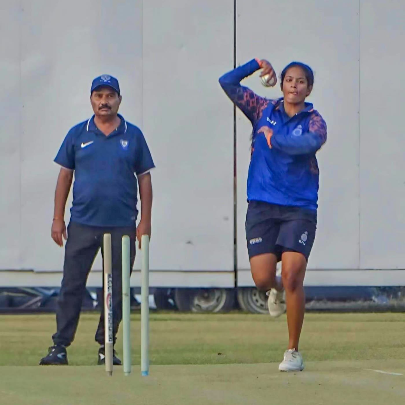 Salonee Dangore bowls under the watchful eye of Narendra Hirwani ...