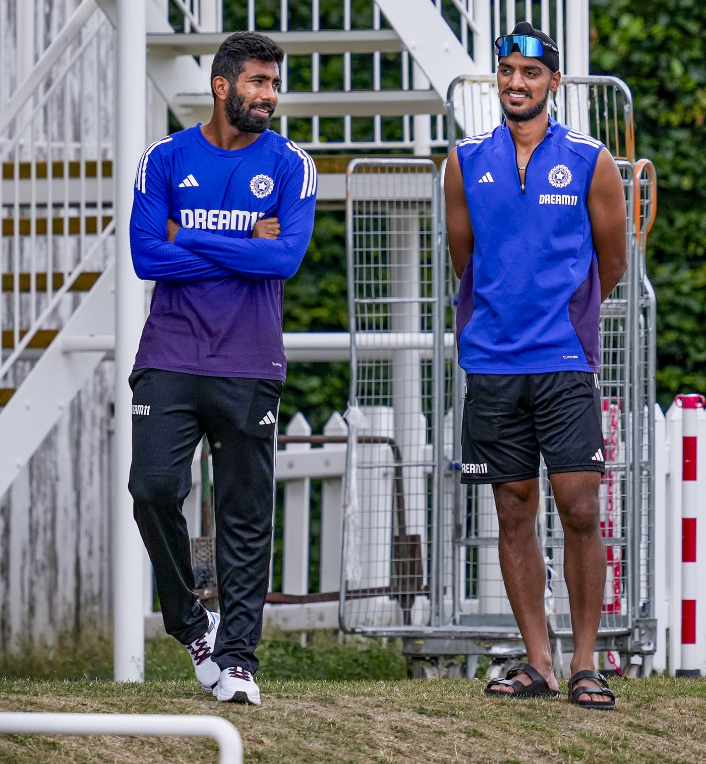 Jasprit Bumrah has a chat with Arshdeep Singh | ESPNcricinfo.com