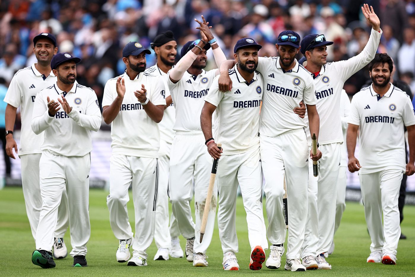 The India team soaks in the applause after their victory | ESPNcricinfo.com