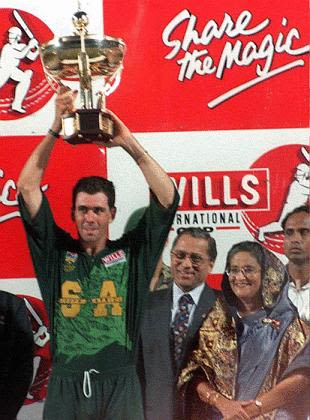 Hansie Cronje lifts the Wills International Cup | ESPNcricinfo.com
