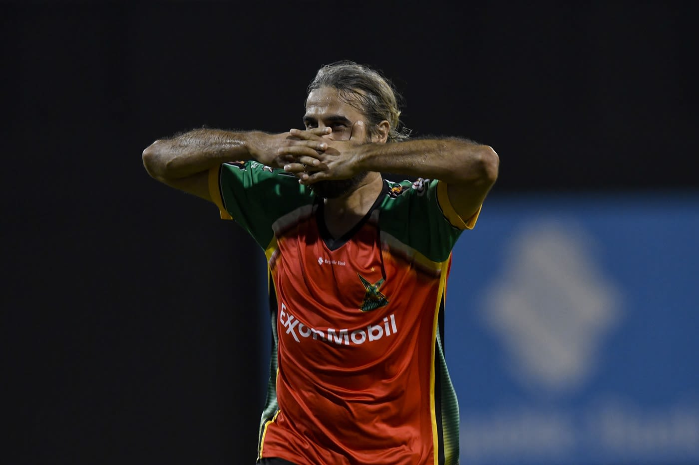 Imran Tahir celebrates dismissing Aaron Jones | ESPNcricinfo.com