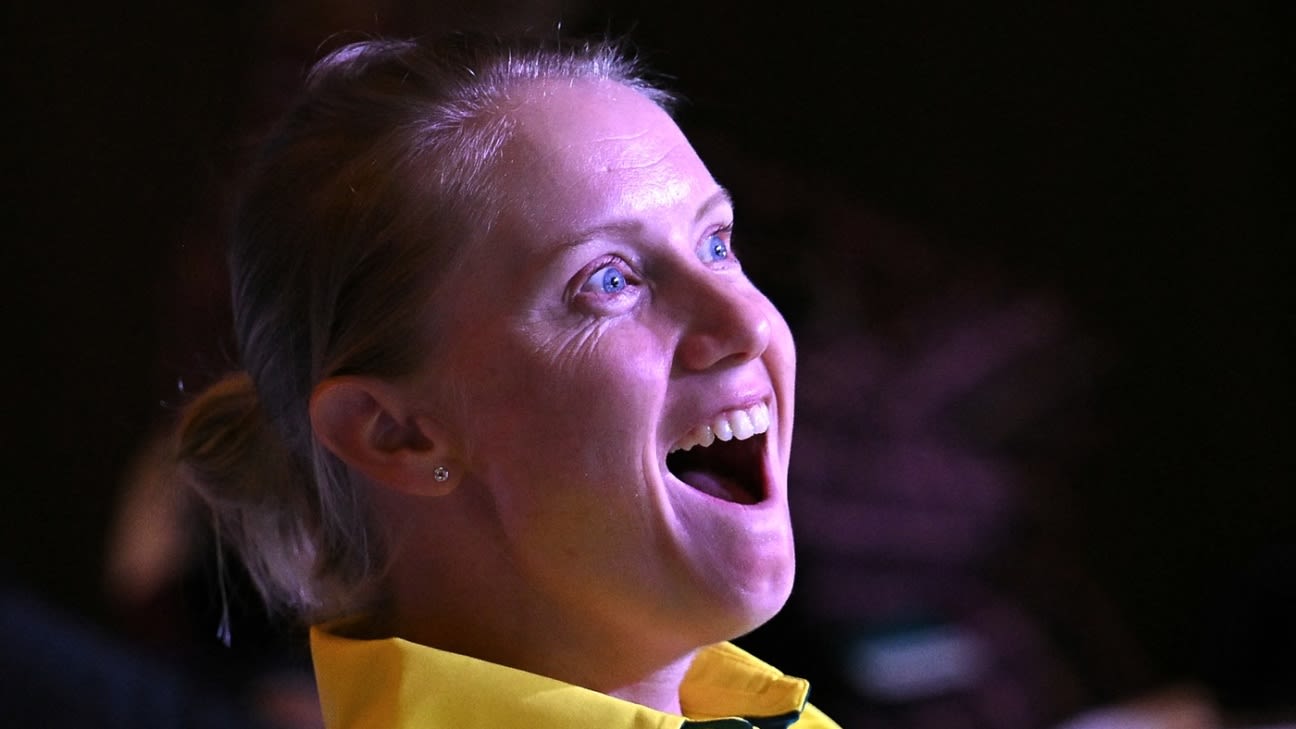 The Buzz - Alyssa Healy is pawsitively smitten | ESPNcricinfo