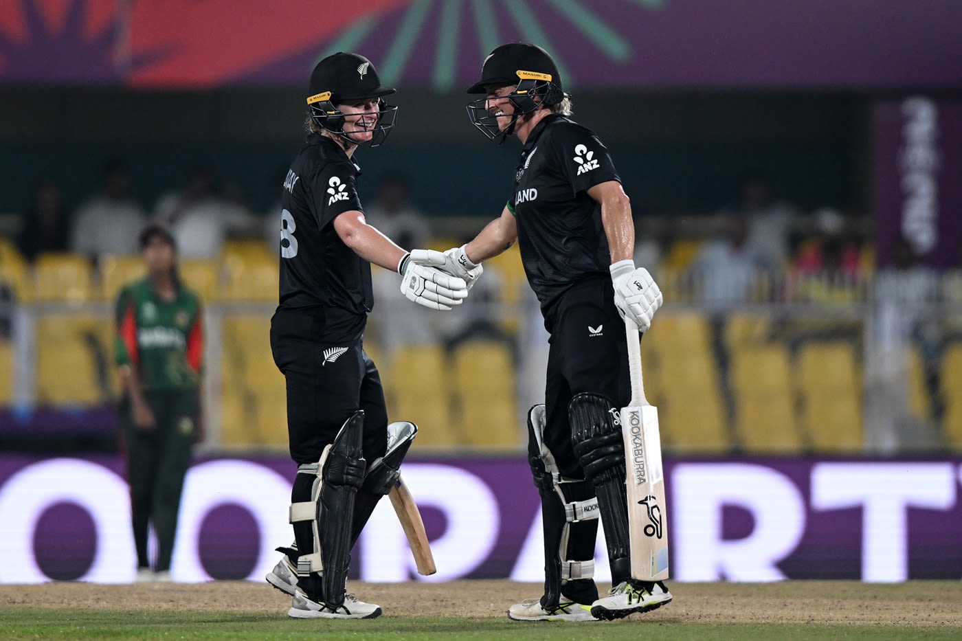 Brooke Halliday and Sophie Devine put on a century stand | ESPNcricinfo.com