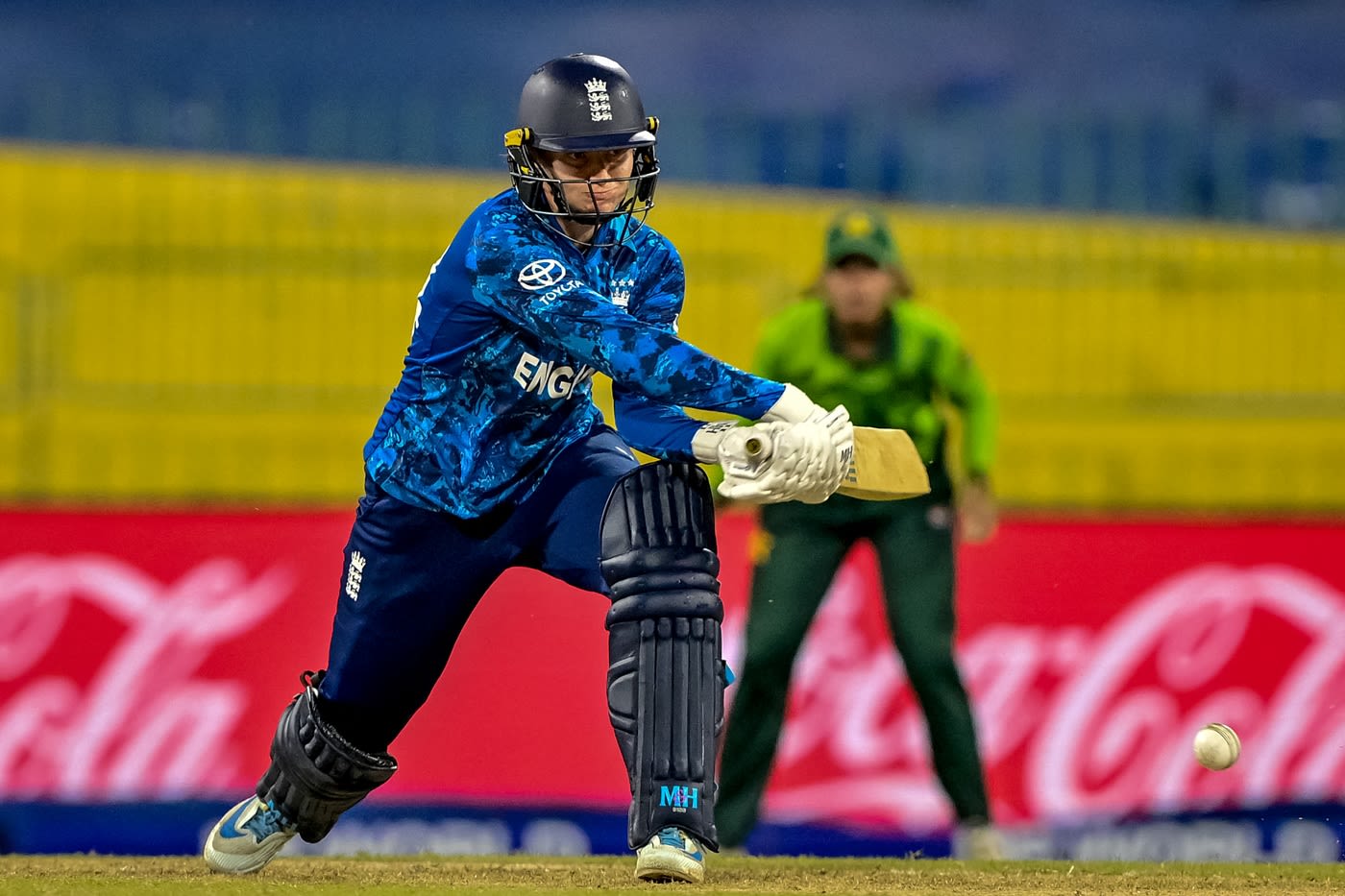 Charlie Dean brings out the reverse sweep | ESPNcricinfo.com
