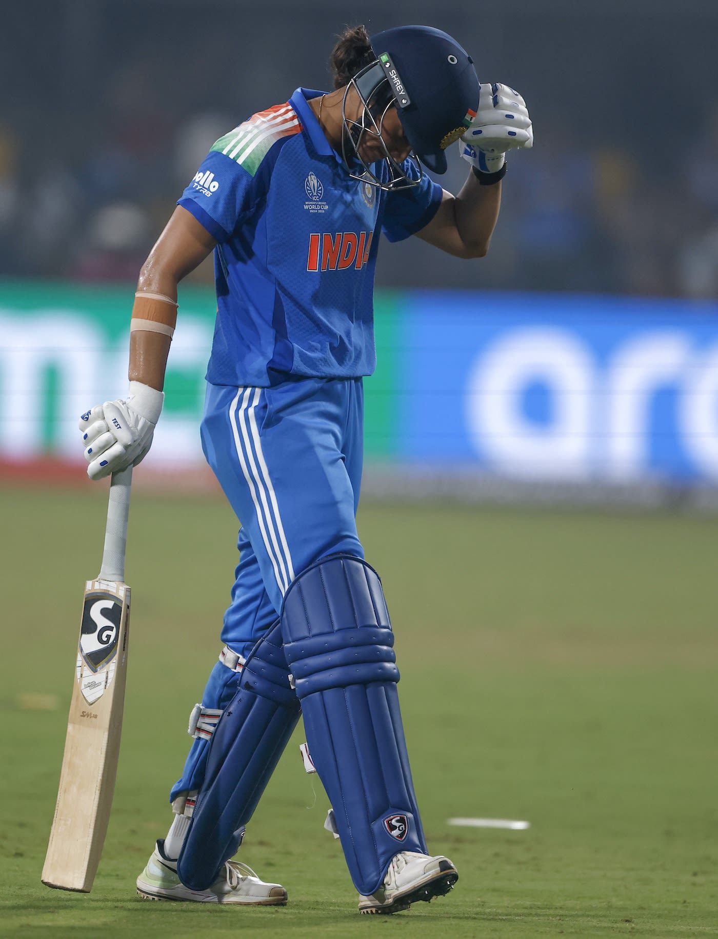 Smriti Mandhana walks back | ESPNcricinfo.com