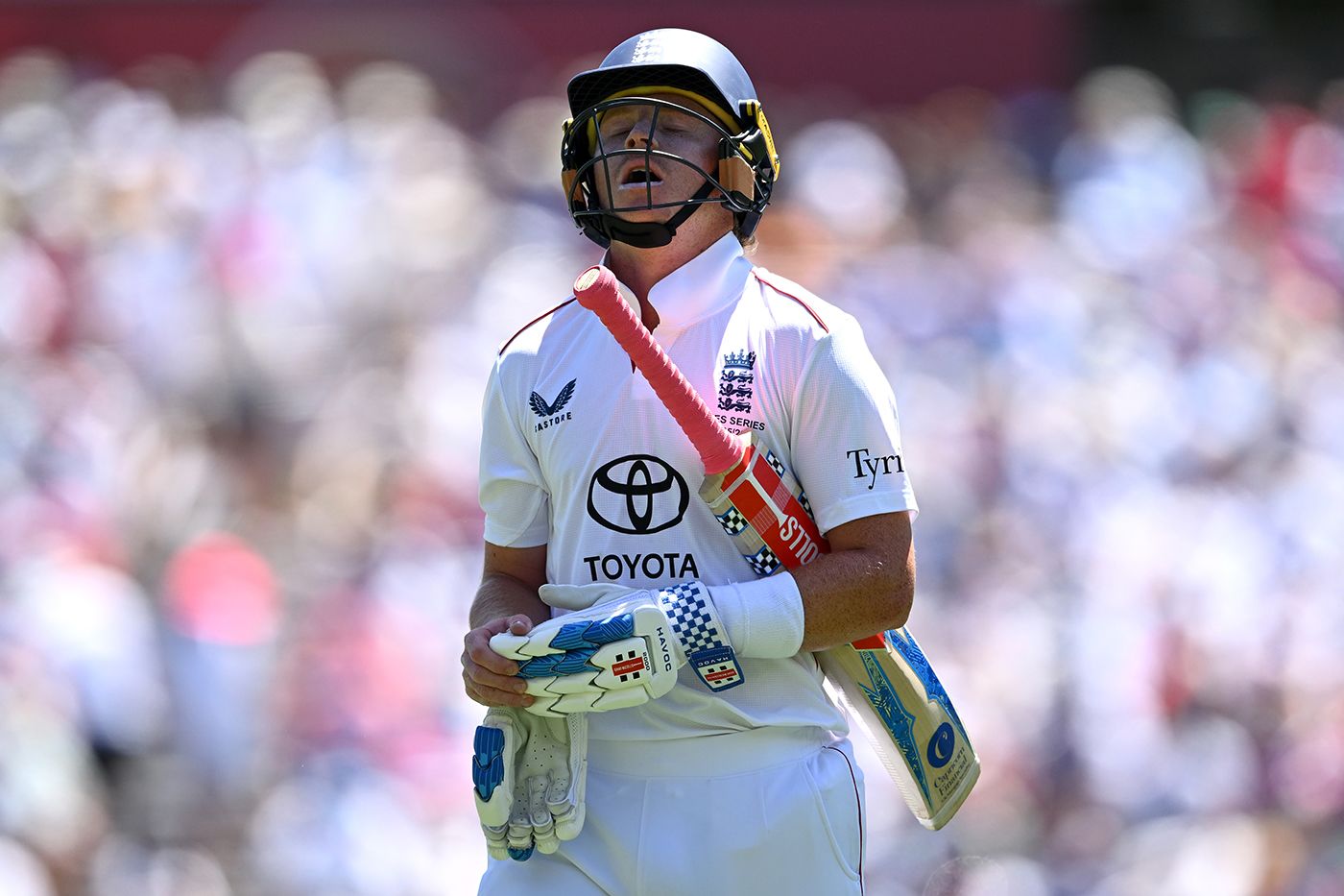 Ollie Pope shows his frustration after falling for 3 | ESPNcricinfo.com