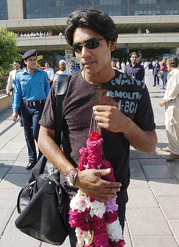 Mohammad Sami on his return home from a successful Indian tour ...