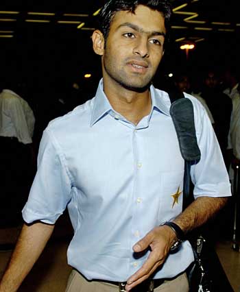 Malik rises above hierarchy | ESPNcricinfo