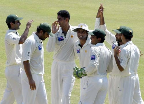 Pakistan celebrate after levelling the series | ESPNcricinfo.com