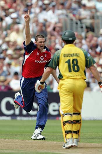 Steve Harmison dismisses Adam Gilchrist | ESPNcricinfo.com