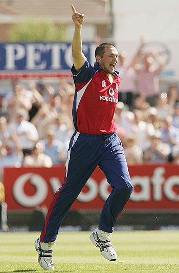 Steve Harmison celebrates a wicket | ESPNcricinfo.com