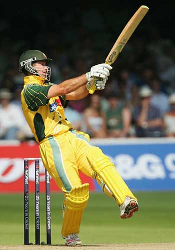 Ricky Ponting pulls during his hundred | ESPNcricinfo.com
