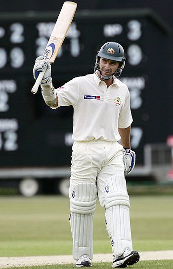 Justin Langer celebrates his century at Grace Road | ESPNcricinfo.com