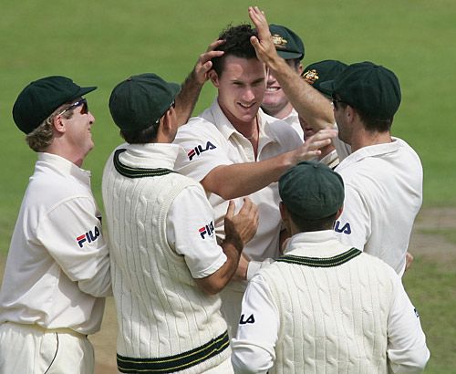 The Australian team congratulate Shaun Tait | ESPNcricinfo.com