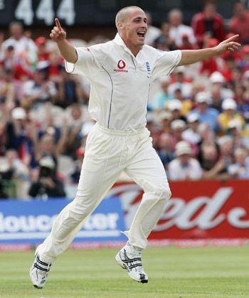 Simon Jones flies down to celebrate | ESPNcricinfo.com
