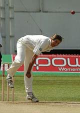 Jenny Gunn in action | ESPNcricinfo.com