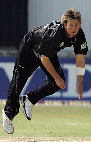 Shane Bond destroyed India with 6 for 19 | ESPNcricinfo.com
