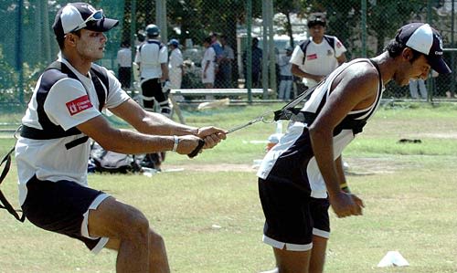 Taking the strain: Mashrafe Mortaza and Syed Rasel | ESPNcricinfo.com