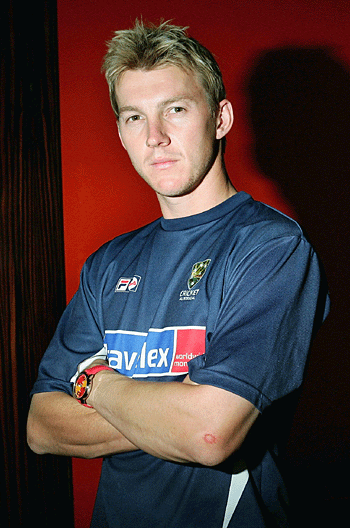 Brett Lee strikes a pose at the Park Plaza hotel | ESPNcricinfo.com