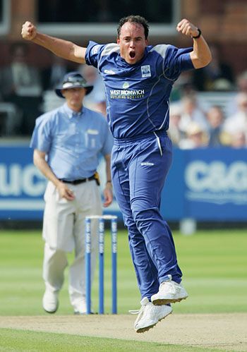 Neil Carter celebrates a wicket | ESPNcricinfo.com