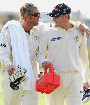 Shane Warne and Michael Clarke run errands | ESPNcricinfo.com