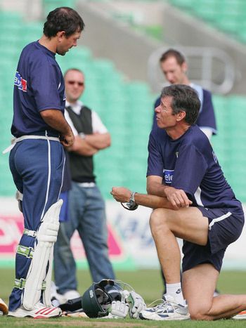 Ricky Ponting receives advice from John Buchanan | ESPNcricinfo.com