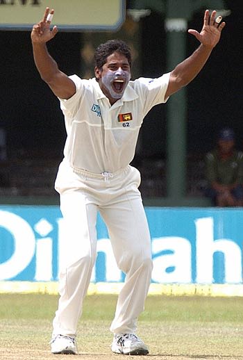 Chaminda Vaas appeals successfully against Mohammad Ashraful | ESPNcricinfo.com