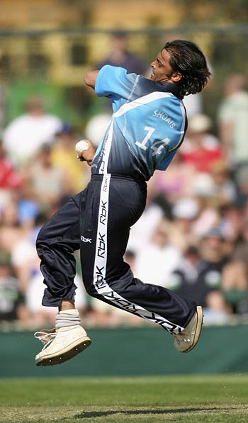Shoaib Akhtar hurtles in during a fiery spell | ESPNcricinfo.com